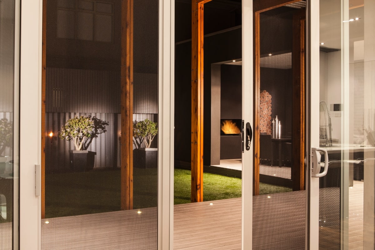 Ultimate Guide to Choosing the Best Outdoor Screens for Patios